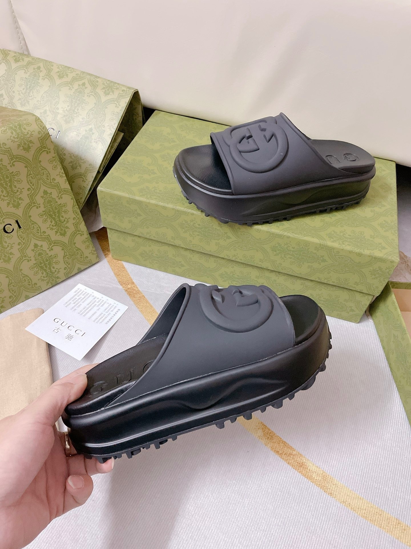 Replica Gucci Slide Sandals in Black Rubber with Interlocking G