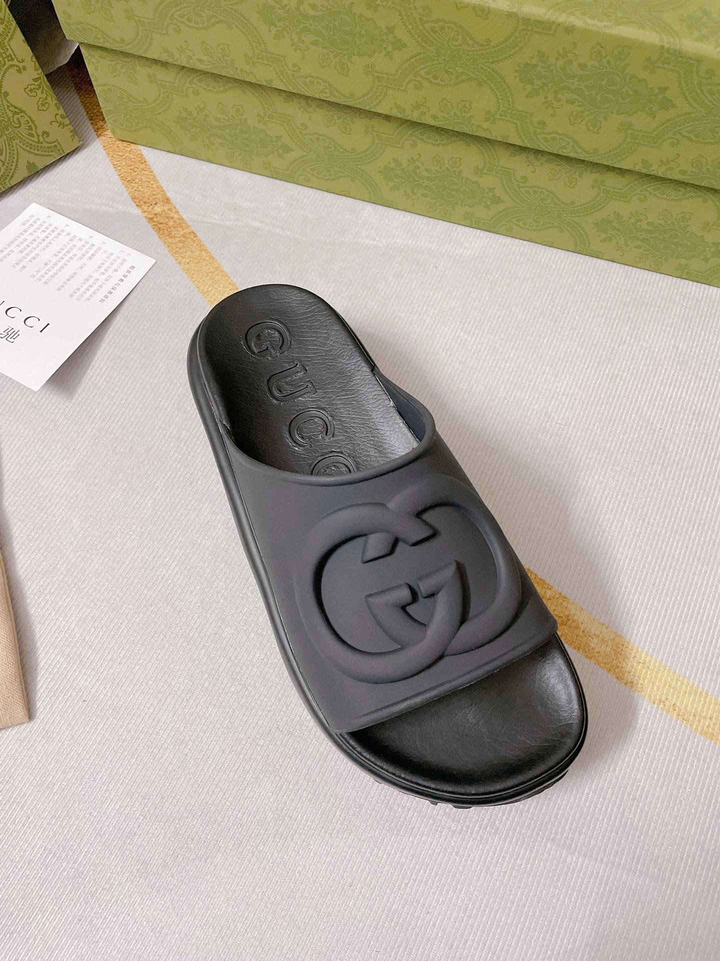 Replica Gucci Slide Sandals in Black Rubber with Interlocking G