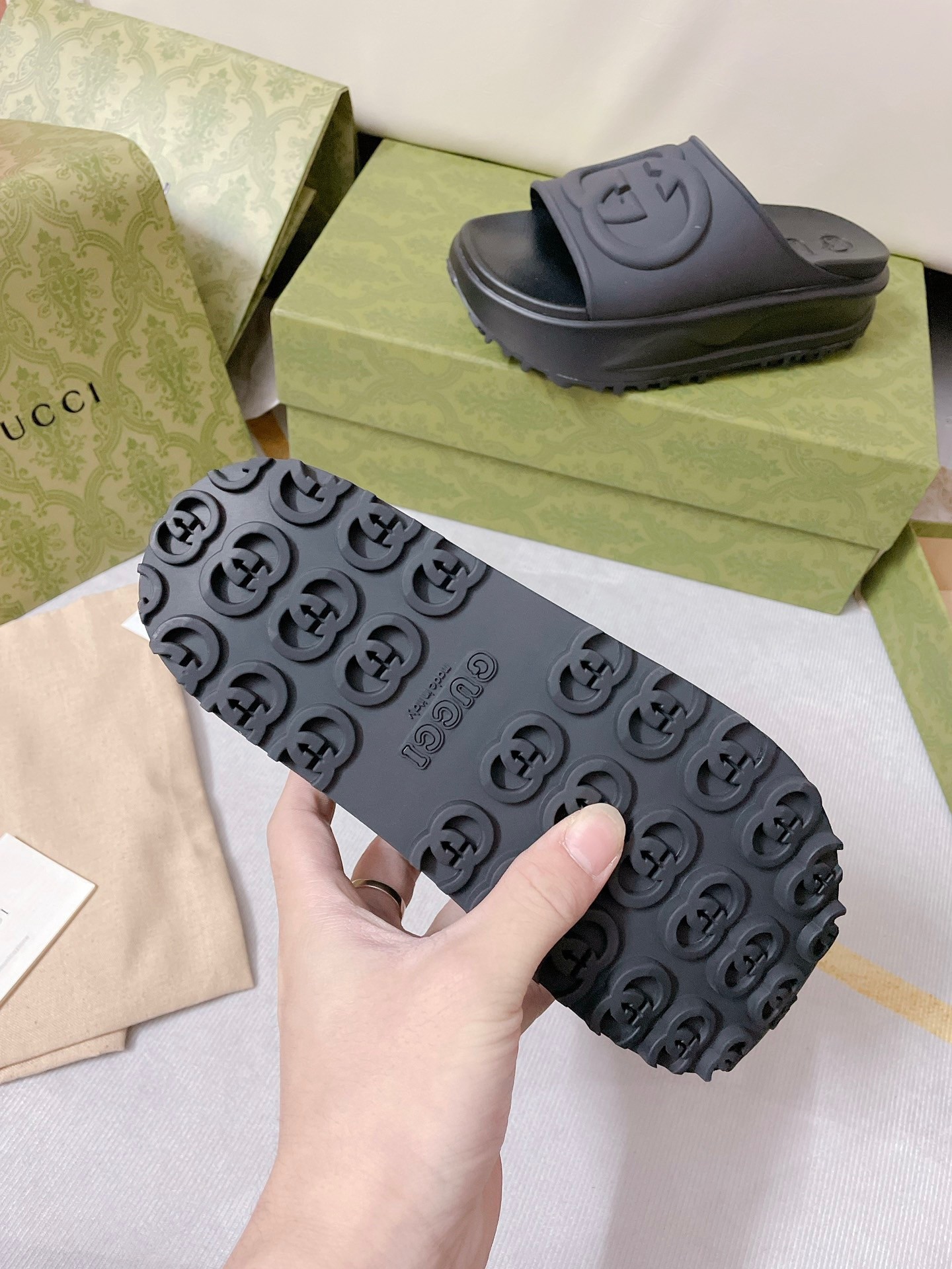 Replica Gucci Slide Sandals in Black Rubber with Interlocking G