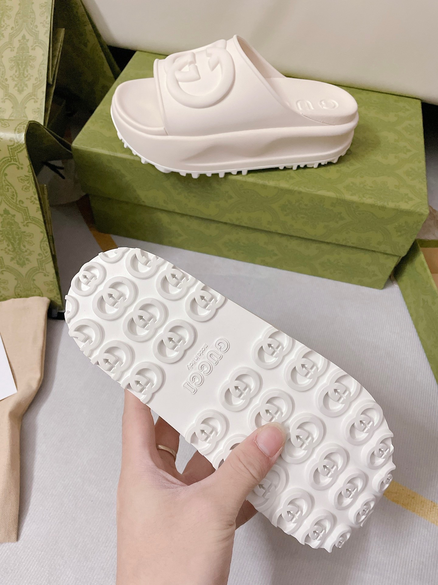 Replica Gucci Slide Sandals in White Rubber with Interlocking G